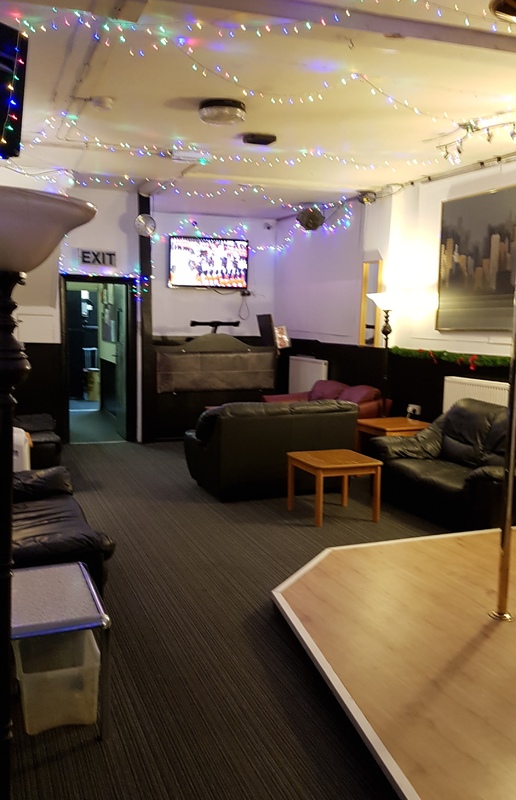 Legs 800 in Walthamstow, London, England | tvChix