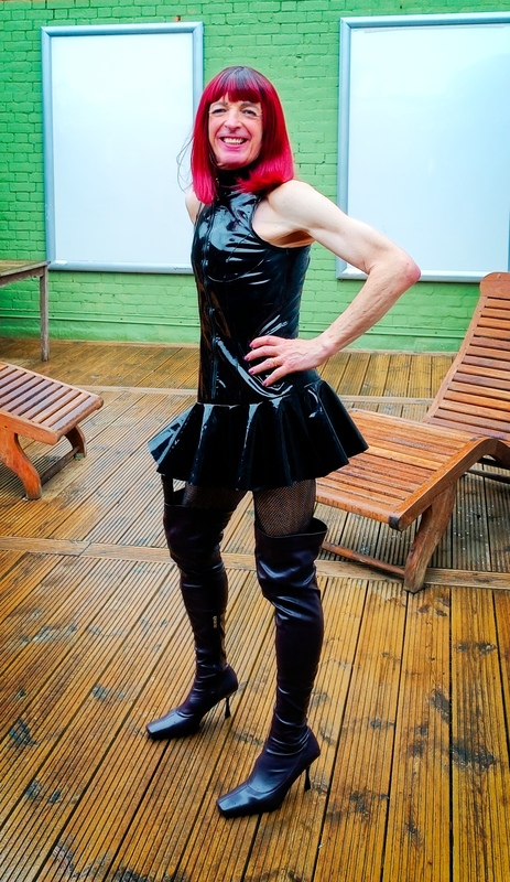 Touch Sauna in Swindon, Wiltshire, England | tvChix