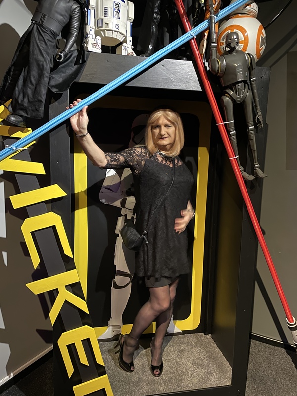 Greedy T-Girls & Admirers - 2023/06/07