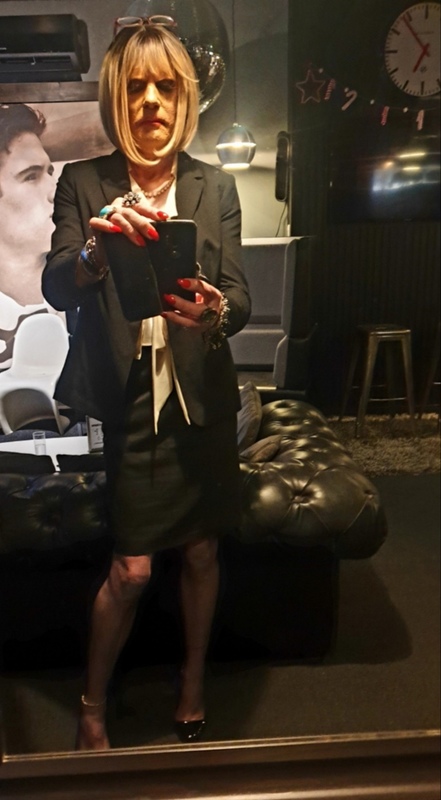 Touch Sauna in Swindon, Wiltshire, England | tvChix