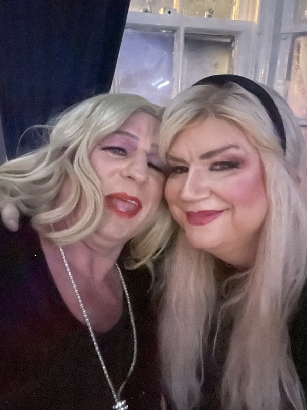 The Grosvenor Bar in Brighton, Sussex, England | tvChix